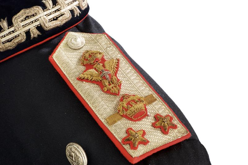 UNIFORME DA GENERALE DI CORPO D'ARMATA TENENTE GENERALE DI ALBERTO ...